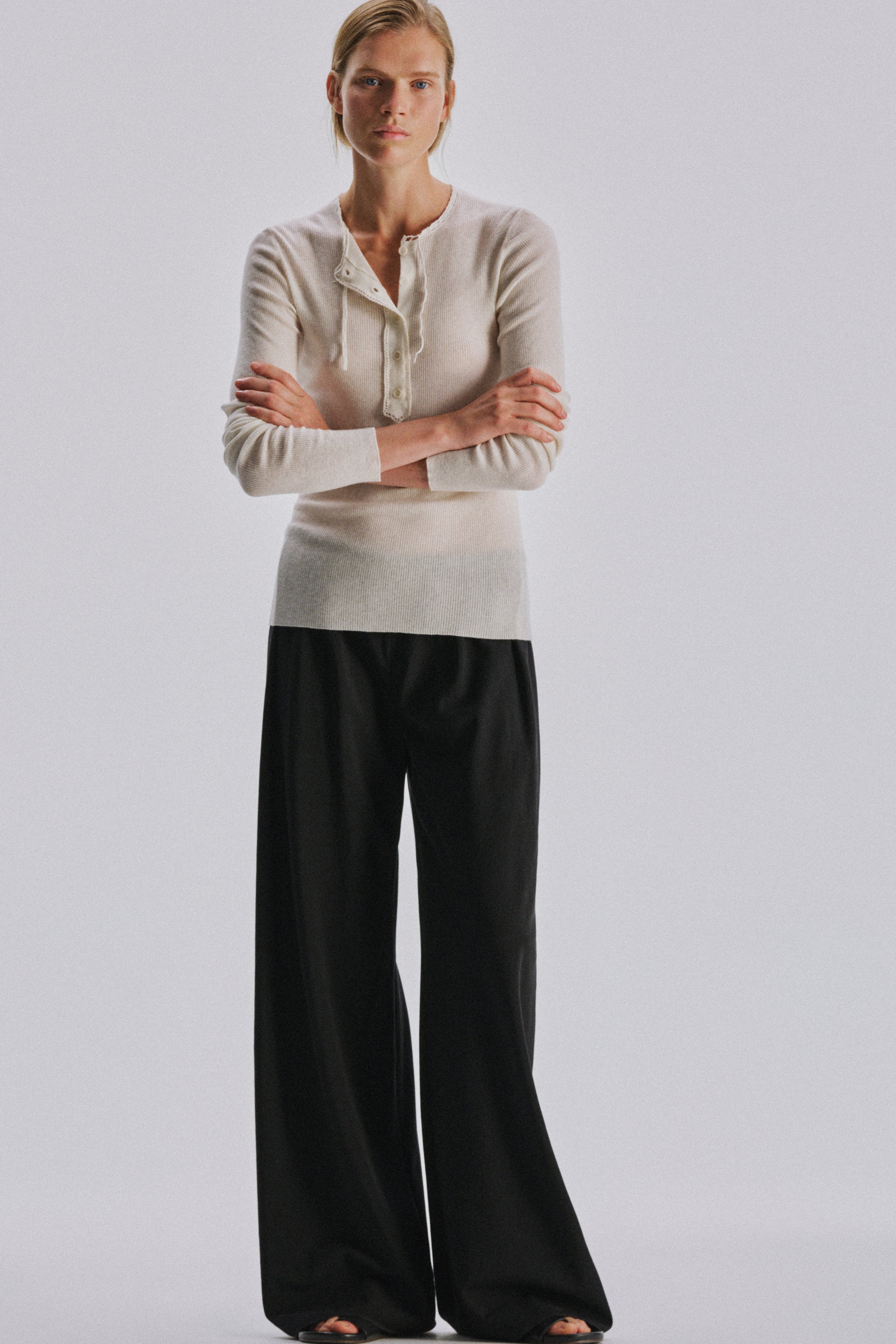 THE ROW The Row Piane Long Sleeve Henley Top in Cotton Cashmere